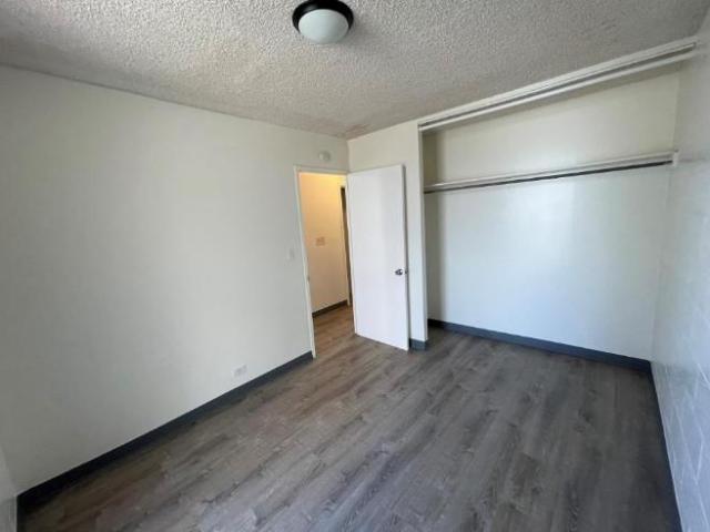 2 Br, 1 bath, Apartment 94 123 Pupunohe St
