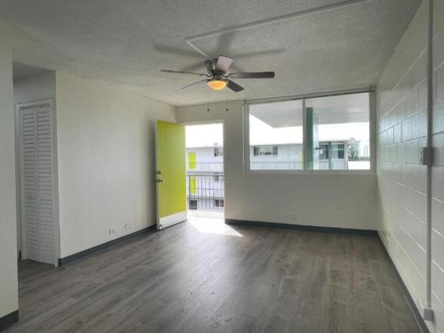 2 Br, 1 bath, Apartment 94 289 Leonui St