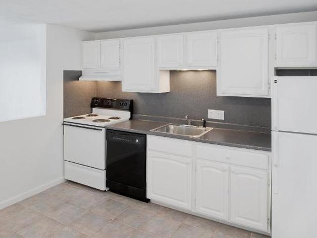 2 Br, 1 bath, Apartment 950 Heights at Cape Ann