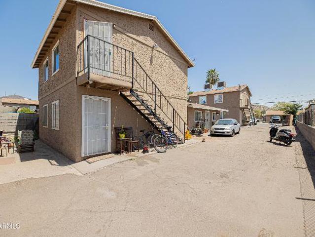 2 Br, 1 bath, Apartment 9606 N 11th Avenue