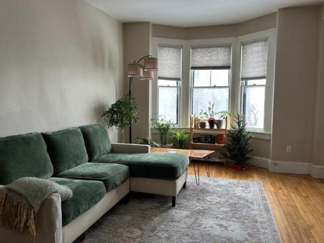 2 Br, 1 bath, Apartment 96 Federal St