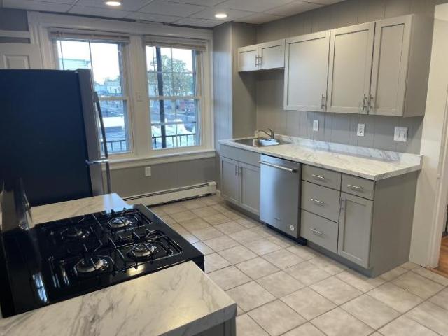 2 Br, 1 bath, Apartment 972 974 Saratoga Street