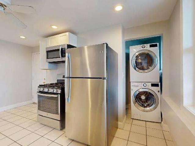 2 Br, 1 bath, Apartment 972 974 Saratoga Street