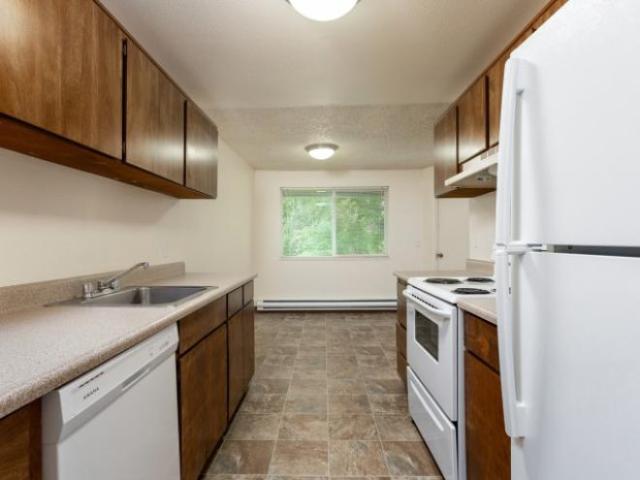 2 Br, 1 bath, Apartment 9900 SW Conestoga Dr