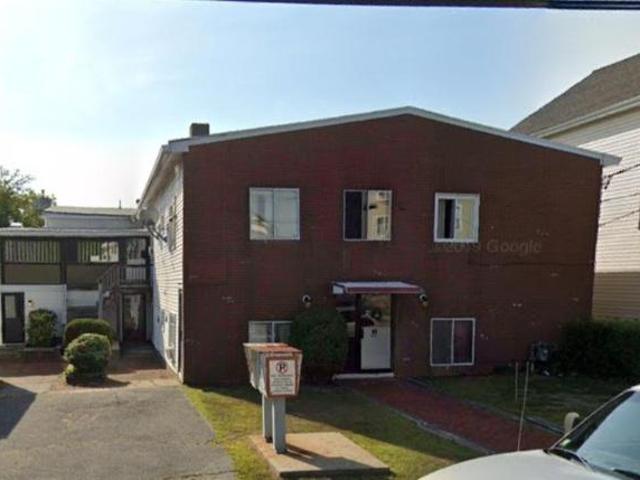 2 Br, 1 bath, Apartment 99 Irving St