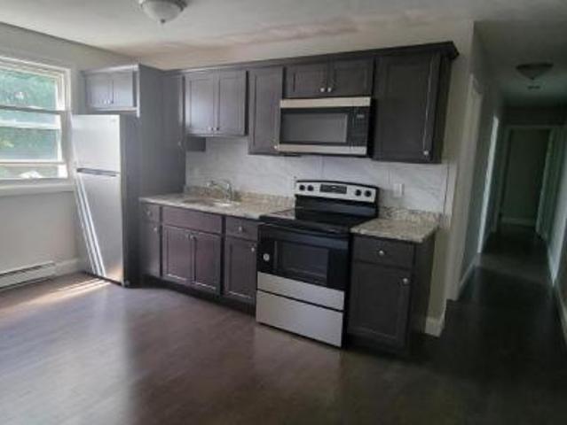 2 Br, 1 bath, Apartment 99 Irving St
