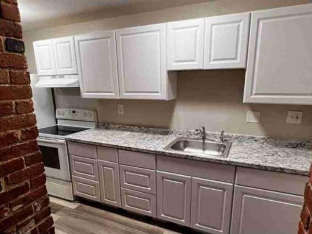 2 Br, 1 bath, Condo 43 Austin St