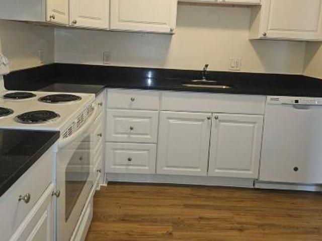 2 Br, 1 bath, Condo 4000 N Main St