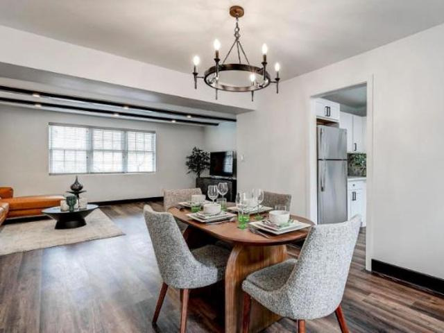 2 Br, 1 bath, Condo 4000 Linkwood Road