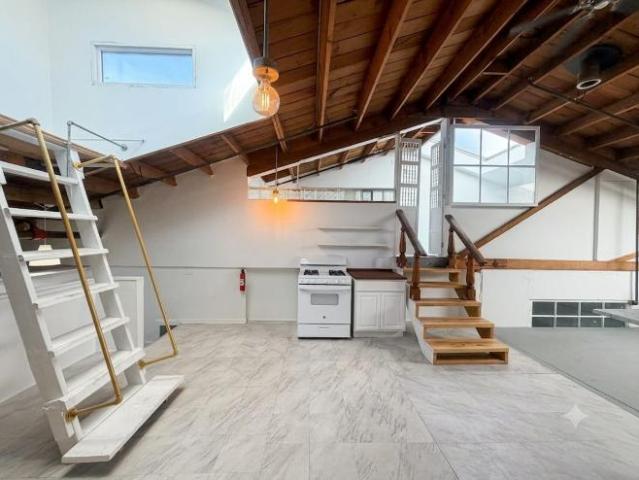 2 Br, 1 bath, Condo 4001 San Leandro Street