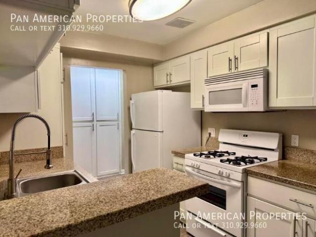 2 Br, 1 bath, Condo 400 Merrimac Way