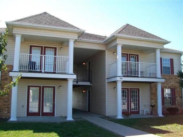 2 Br, 1 bath, Condo 400 West Small St