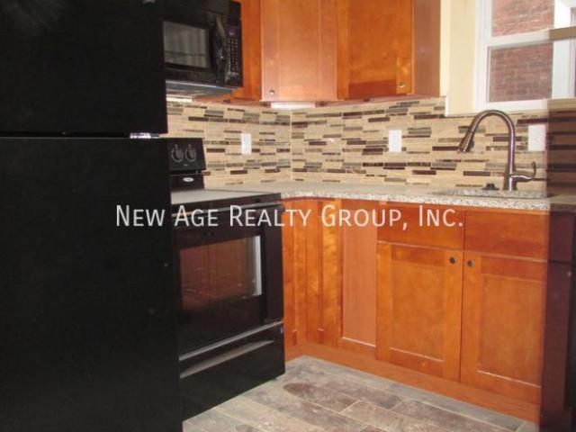 2 Br, 1 bath, Condo 4011 Green Street