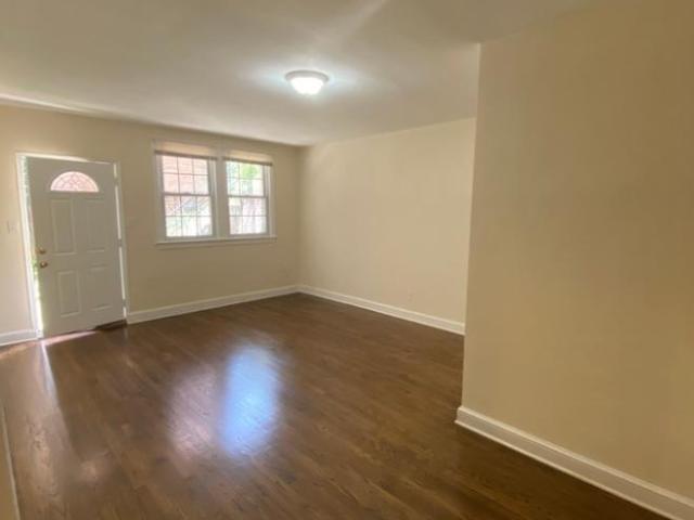 2 Br, 1 bath, Condo 4012 Calvert Street Nw