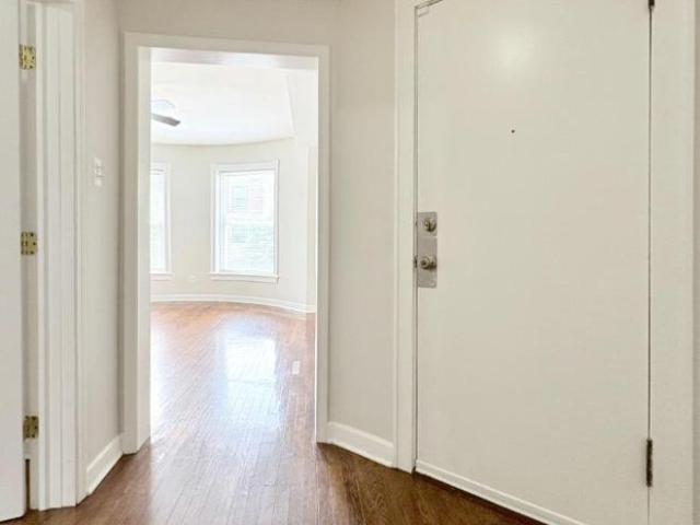2 Br, 1 bath, Condo 4013 South Calumet Ave