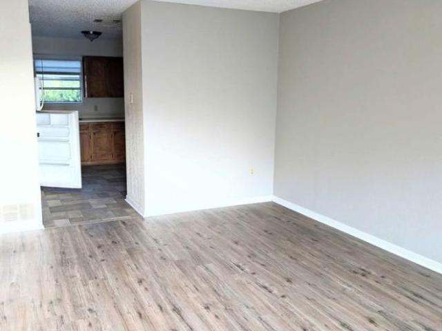 2 Br, 1 bath, Condo 401 N 4th St