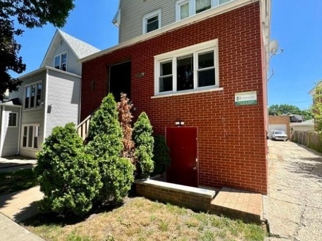 2 Br, 1 bath, Condo 4027 N Mcvicker Ave
