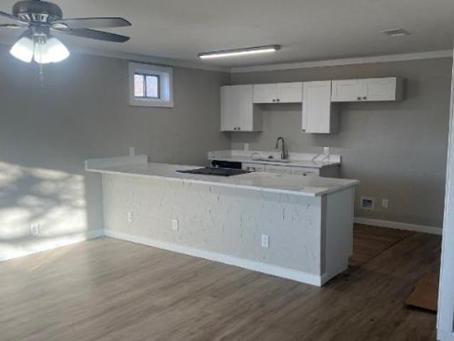 2 Br, 1 bath, Condo 402 E Wichita