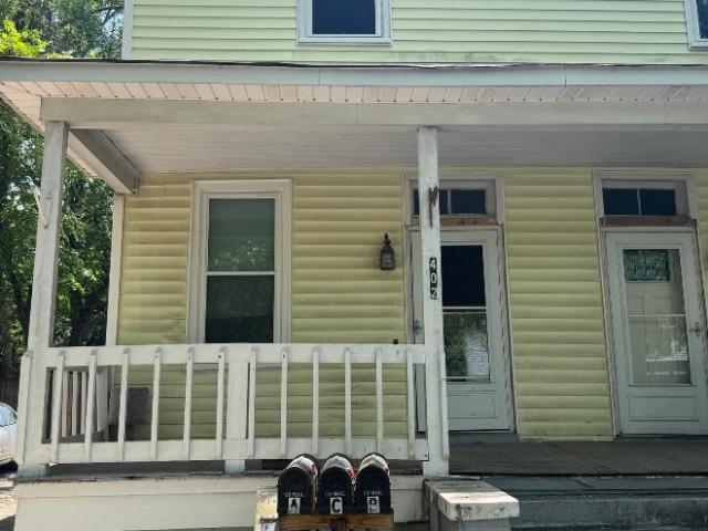 2 Br, 1 bath, Condo 402 Florida St