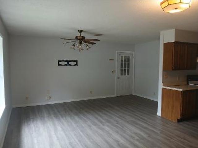 2 Br, 1 bath, Condo 402 Jackson Ave