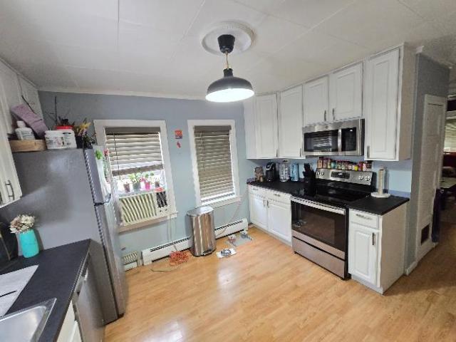 2 Br, 1 bath, Condo 403 23rd St