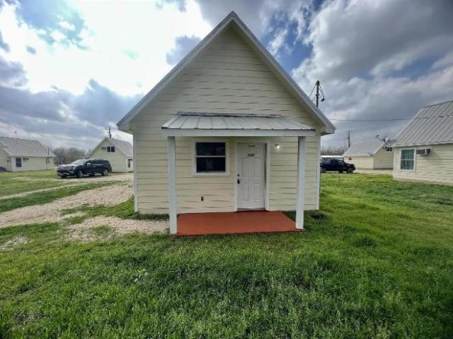 2 Br, 1 bath, Condo 403 Free Timber Lane