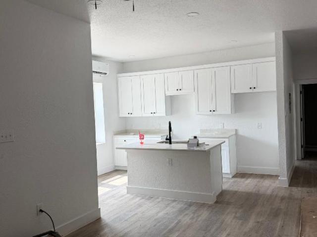 2 Br, 1 bath, Condo 403 S Calaveras