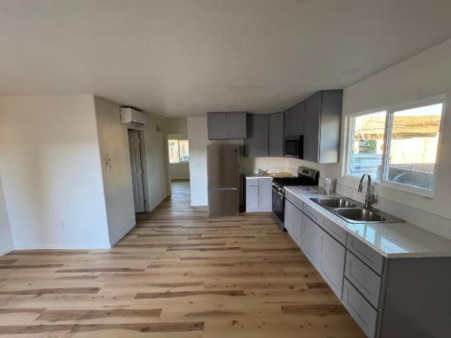 2 Br, 1 bath, Condo 404 N M St