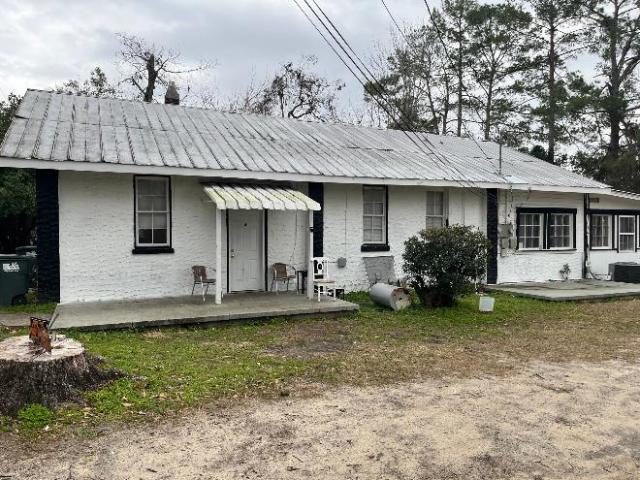 2 Br, 1 bath, Condo 405 E Davis Street