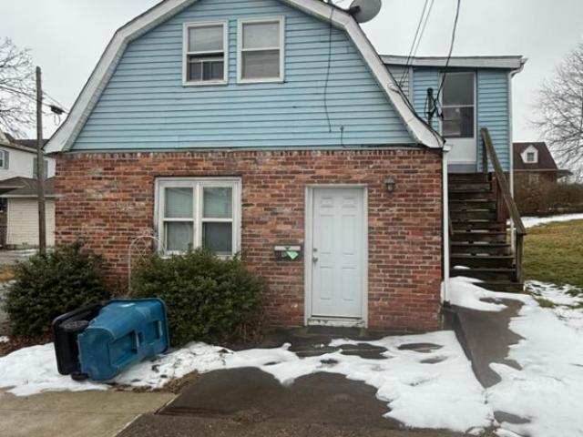2 Br, 1 bath, Condo 405 Hillis Street