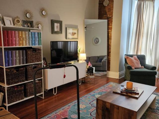2 Br, 1 bath, Condo 405 W Front St