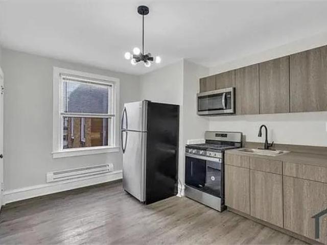 2 Br, 1 bath, Condo 409 Kerper St
