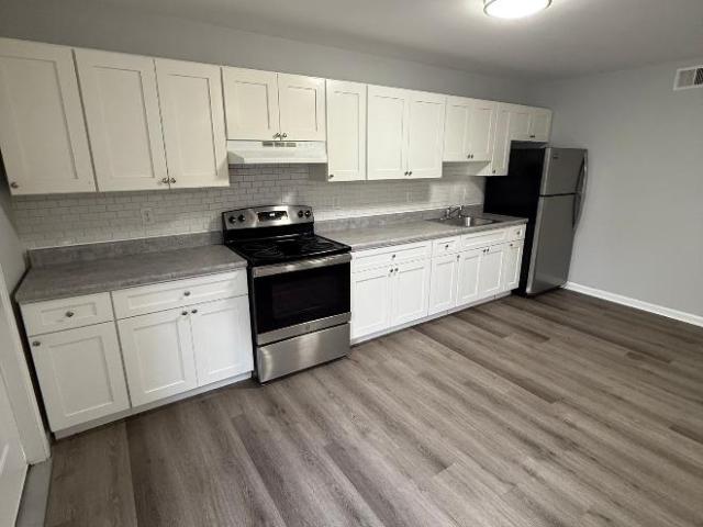 2 Br, 1 bath, Condo 40 12th Ave