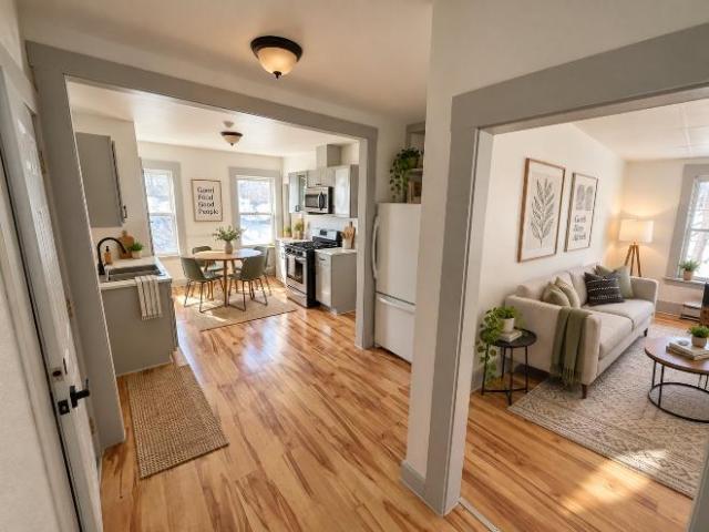2 Br, 1 bath, Condo 40 Garnet St