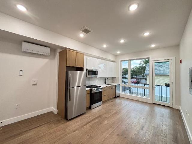 2 Br, 1 bath, Condo 40 Lembeck Ave