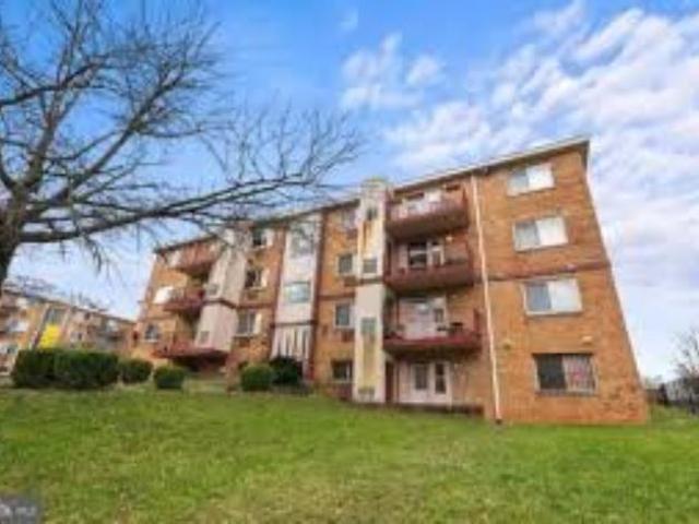 2 Br, 1 bath, Condo 4116 Ames St NE