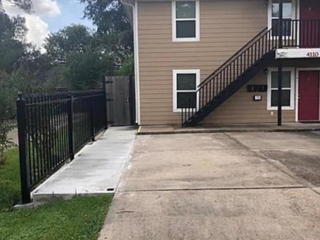2 Br, 1 bath, Condo 4110 Huey St