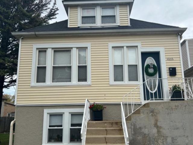 2 Br, 1 bath, Condo 4113 N Mcvicker Ave