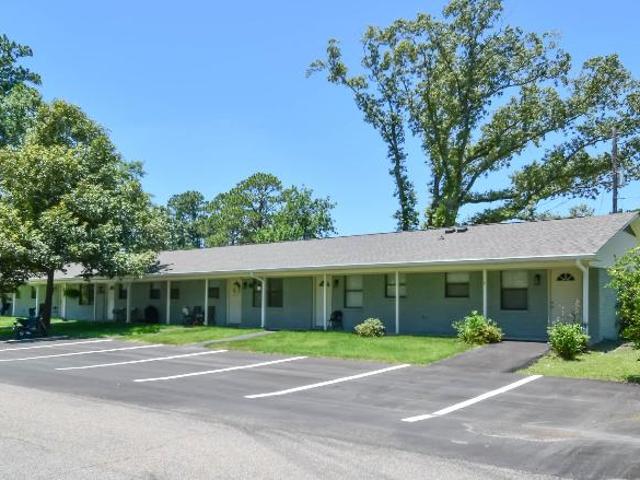 2 Br, 1 bath, Condo 411 Braxton Avenue