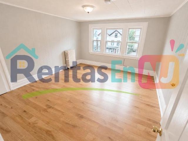 2 Br, 1 bath, Condo 413 Summer Ave