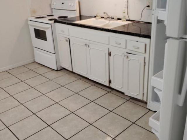 2 Br, 1 bath, Condo 414 E Ave A
