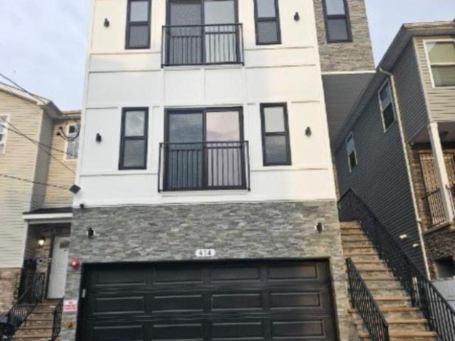 2 Br, 1 bath, Condo 414 S 10th Street