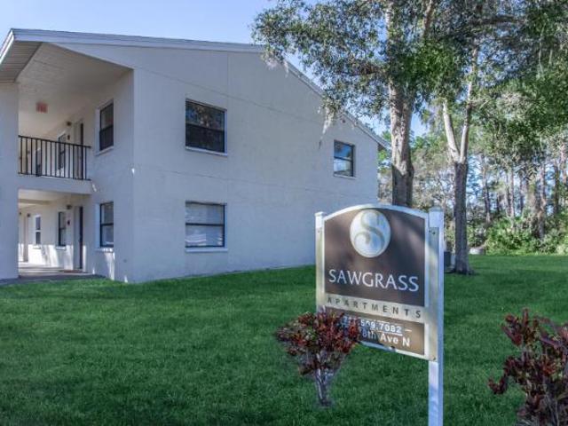 2 Br, 1 bath, Condo 4150 78th Ave N