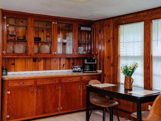 2 Br, 1 bath, Condo 4165A Sugarhill Rd