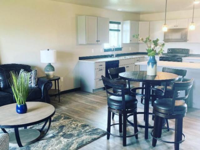 2 Br, 1 bath, Condo 4163 Wynne Ave
