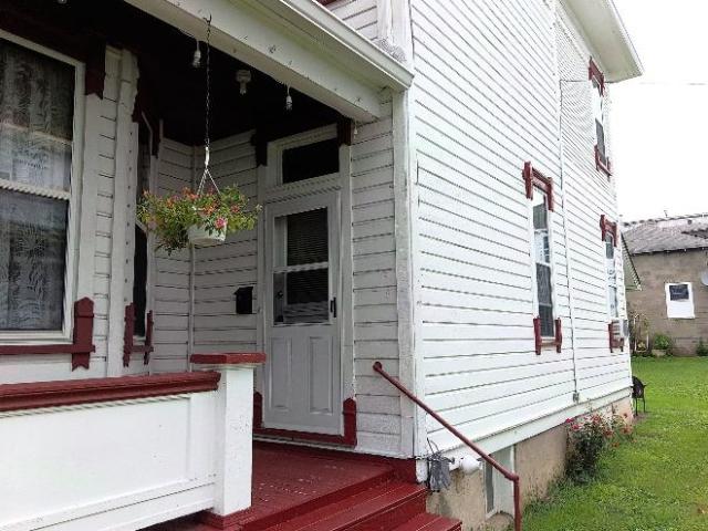 2 Br, 1 bath, Condo 416 N Mckean St