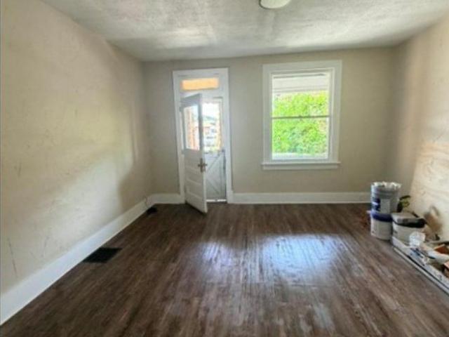 2 Br, 1 bath, Condo 419 10th Street