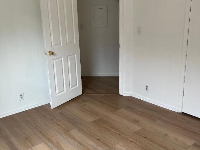 2 Br, 1 bath, Condo 420 Vermont St NE