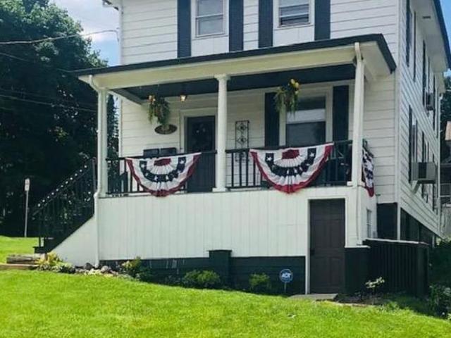 2 Br, 1 bath, Condo 420 Vine St