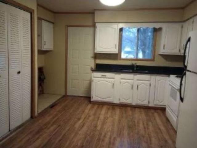 2 Br, 1 bath, Condo 421 S Grant St